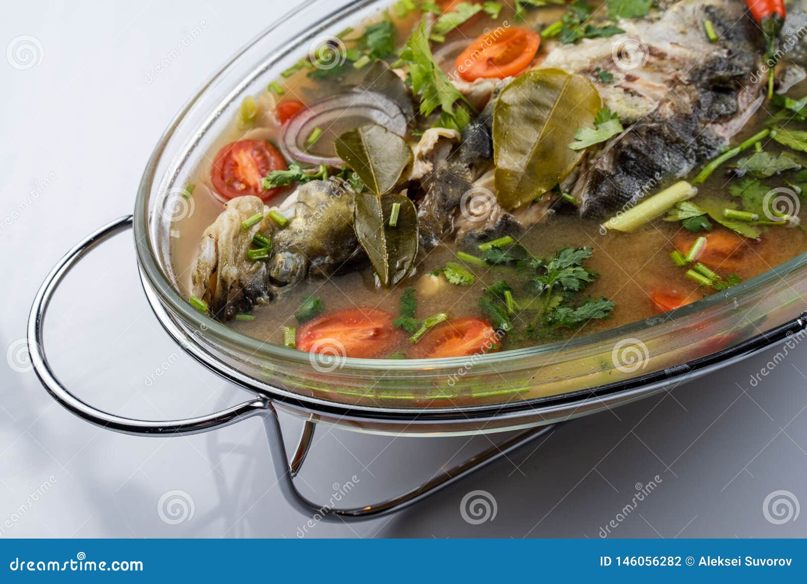 Fried Steamed Sea Perch in De Saus Van De Kalksoep Stock Foto - Image ...
