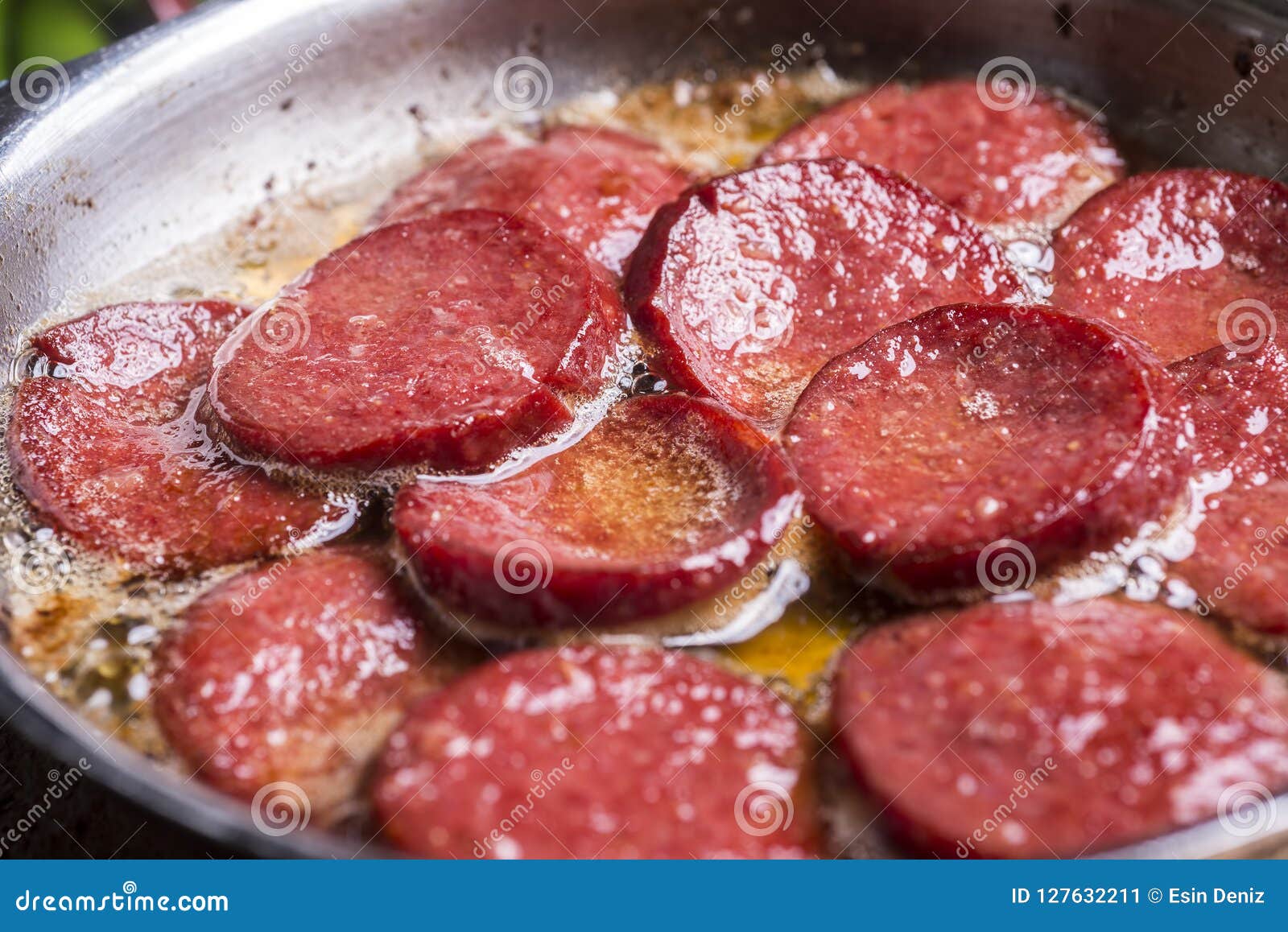 Fried Turkish Style Fermented Spicy-Wurst Stockbild - Bild von schnell ...