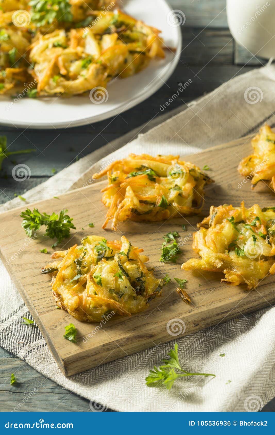 Fried Vegetable Birds Nests Hecho En Casa Foto de archivo - Imagen de ...