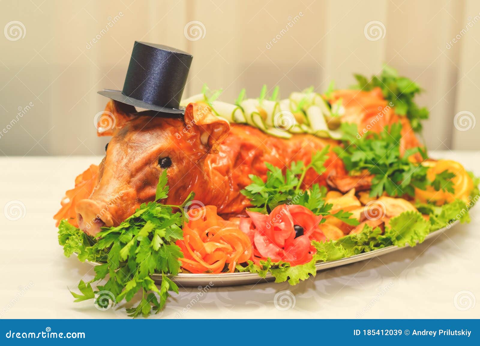 Fried Young Pig on a Platter with Apples. Stock Image - Image of ...