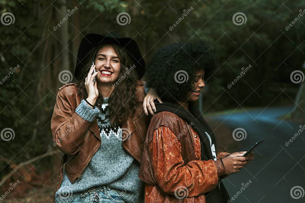 Friends with the Mobile Phone Stock Photo - Image of enjoying, generic ...