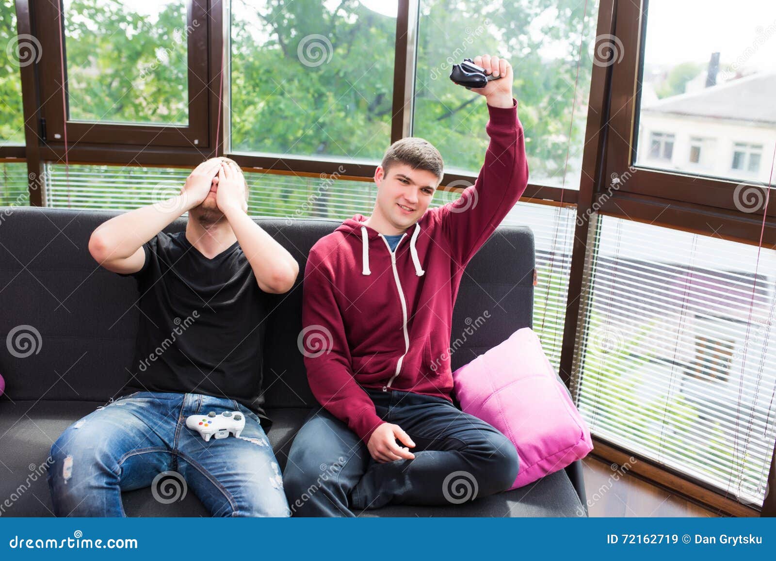 Friends in Playing Video Games Stock Image - Image of home, group: 72162719