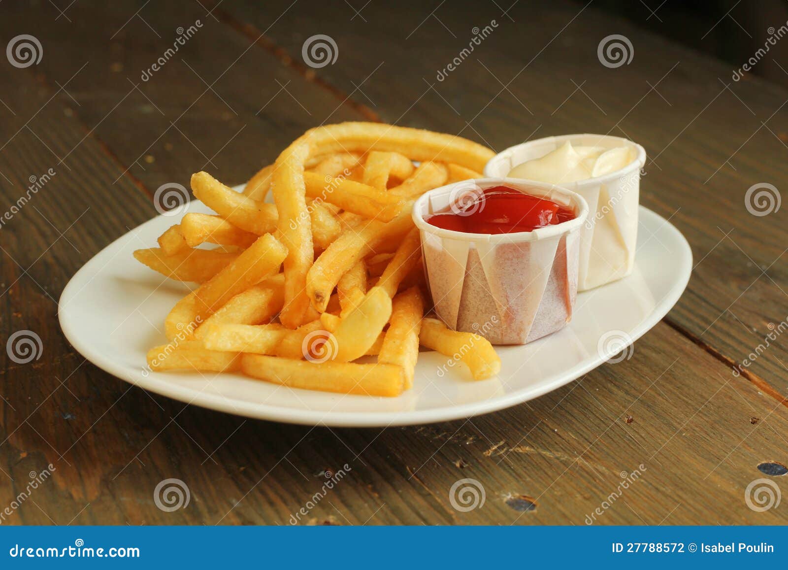 Frieten met specerij stock foto. Image of lijst, plaat - 27788572