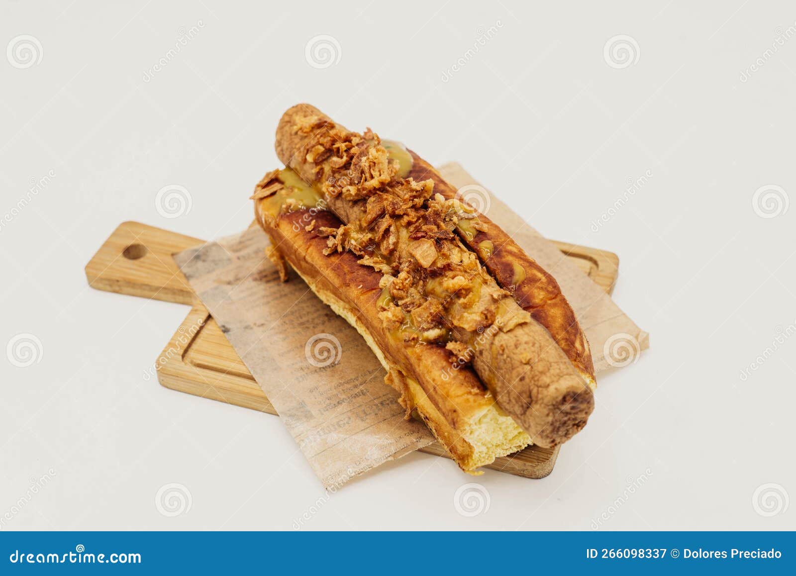 Frikandel Con Pan De Muffin Y Cebolla Frita Imagen de archivo - Imagen ...