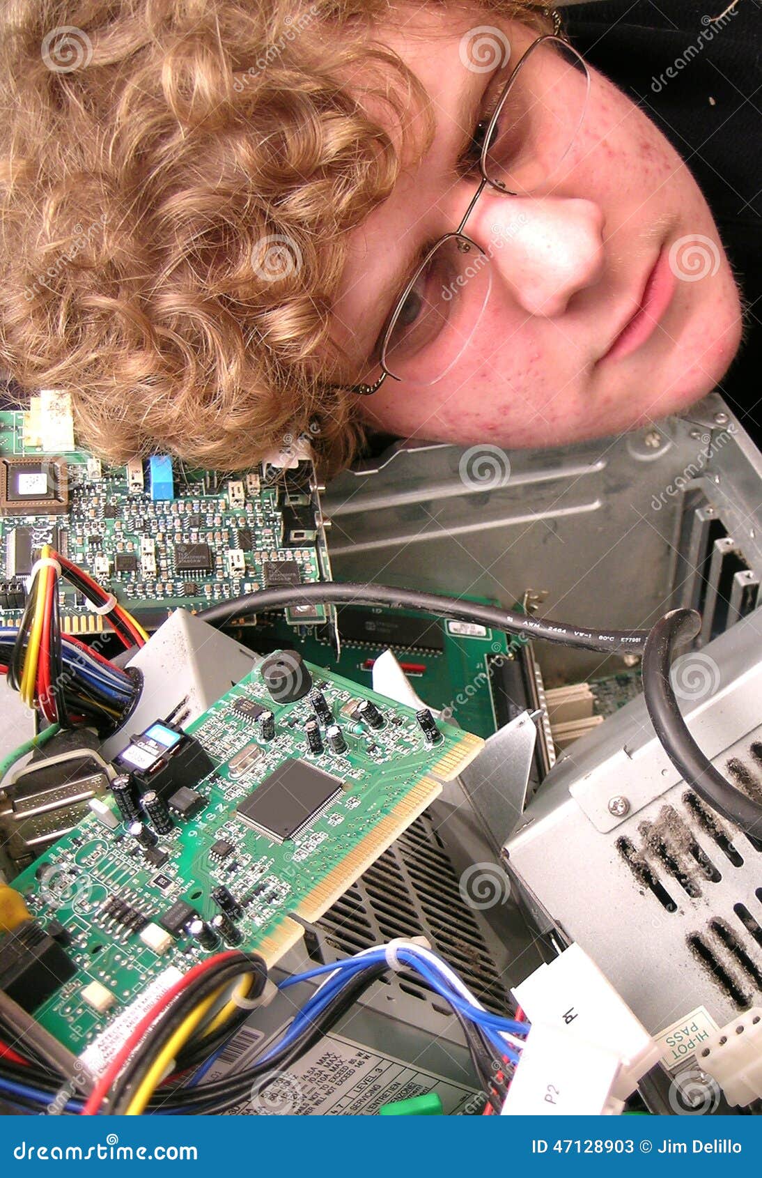 Friki Con Internals Del Ordenador Imagen de archivo - Imagen de ...