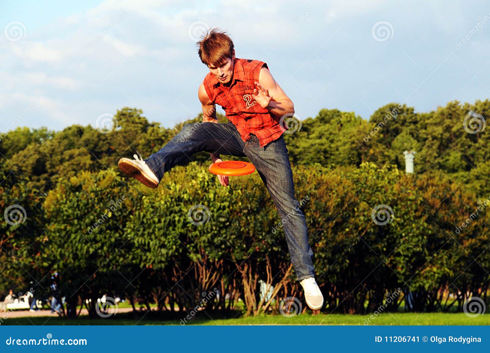 Frisbee catch stock image. Image of jumping, leisure - 11206741