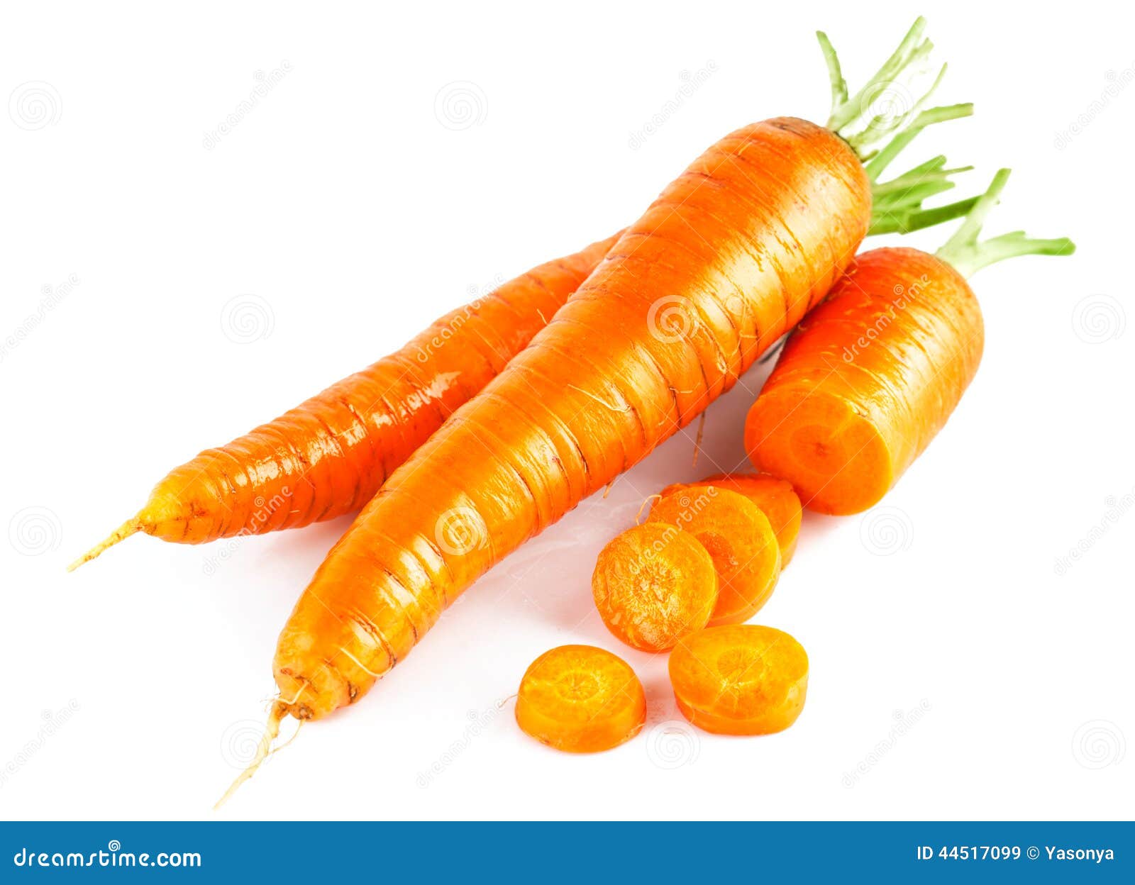 Frische Karotte Im Abschnitt Stockbild - Bild von nahrung, ernte: 44517099