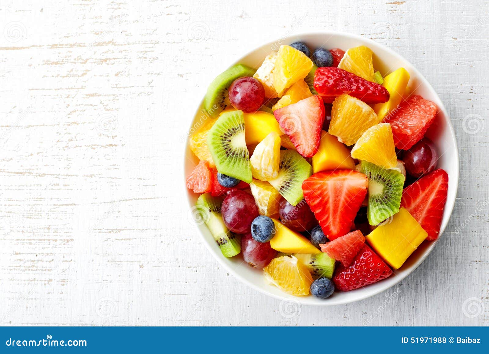 Frischer Fruchtsalat stockfoto. Bild von köstlich, reif - 51971988