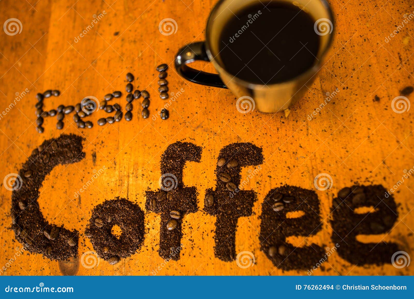 Frischer gemahlener Kaffee stockfoto. Bild von geschäft - 76262494