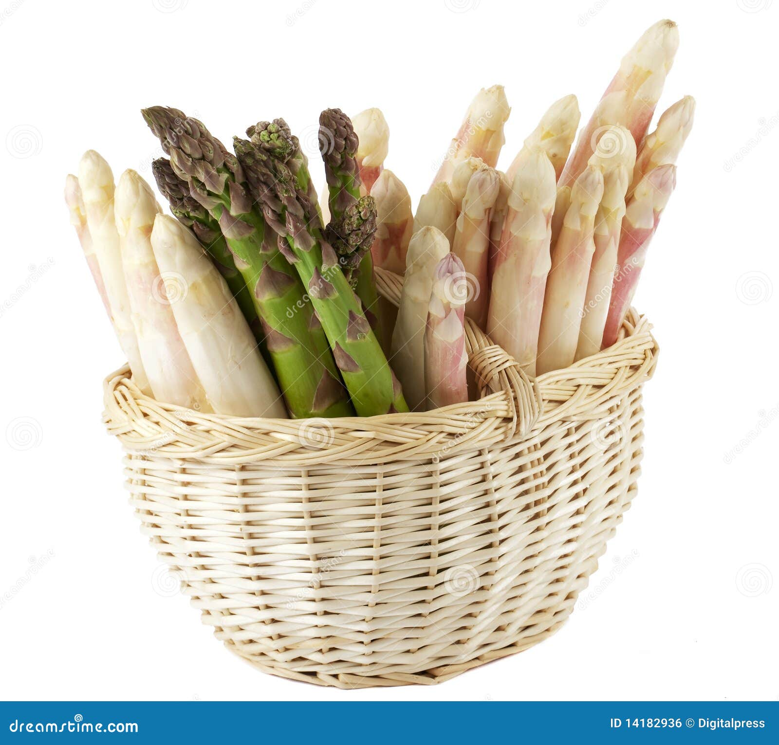 Frischer Spargel im Korb stockfoto. Bild von spargel - 14182936