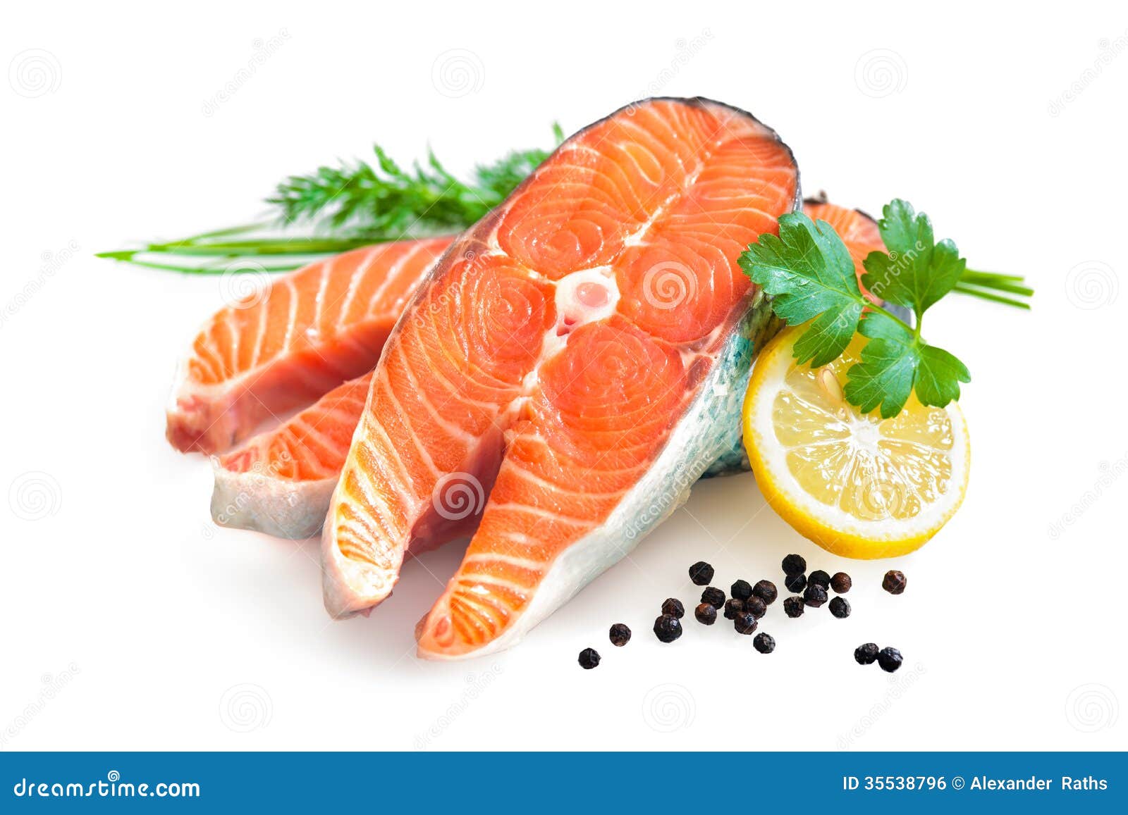 Frisches Lachsfilet stockfoto. Bild von kräuter, getrennt - 35538796