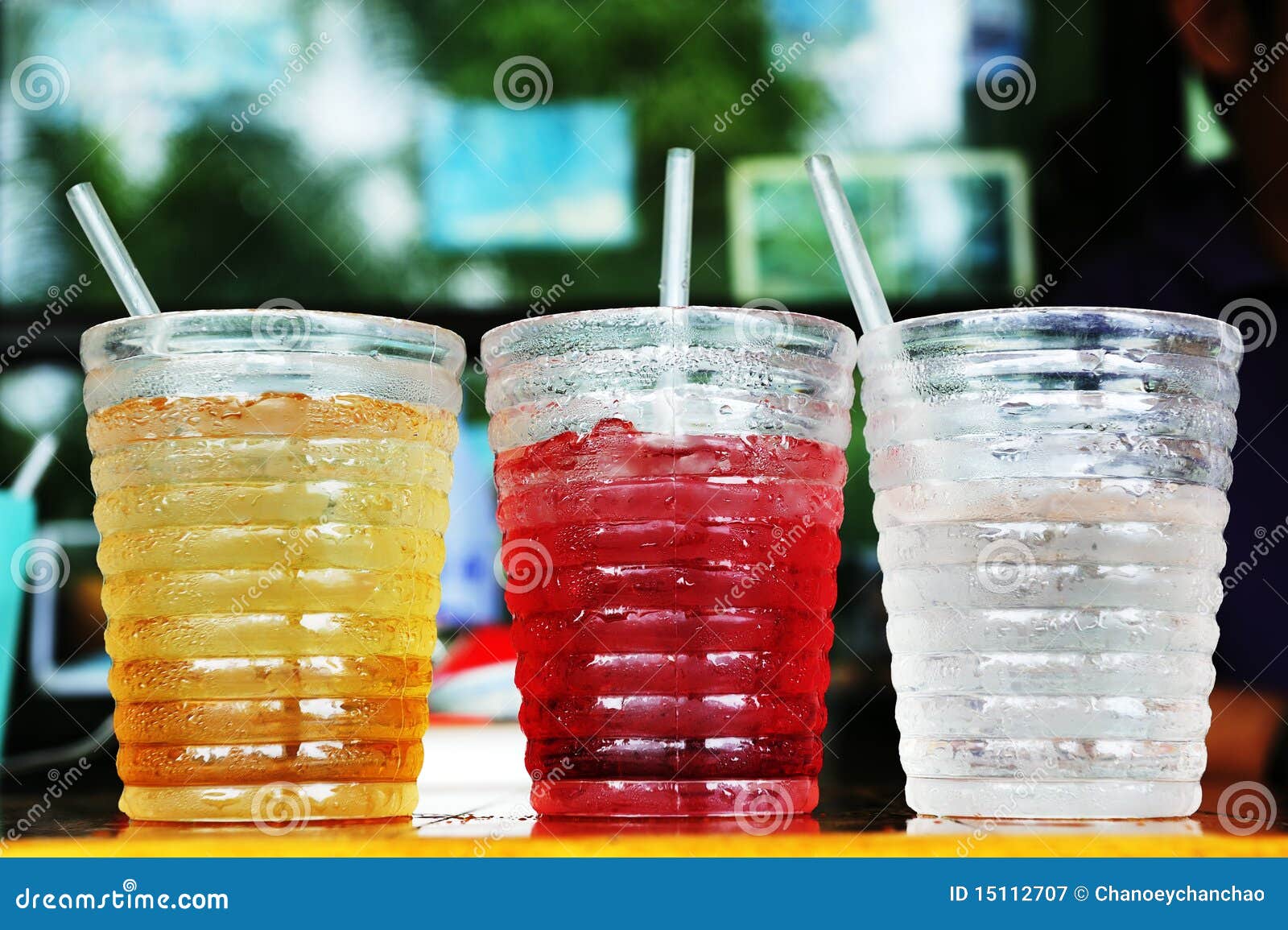 Frisdrank stock afbeelding. Image of voeding, achtergrond - 15112707