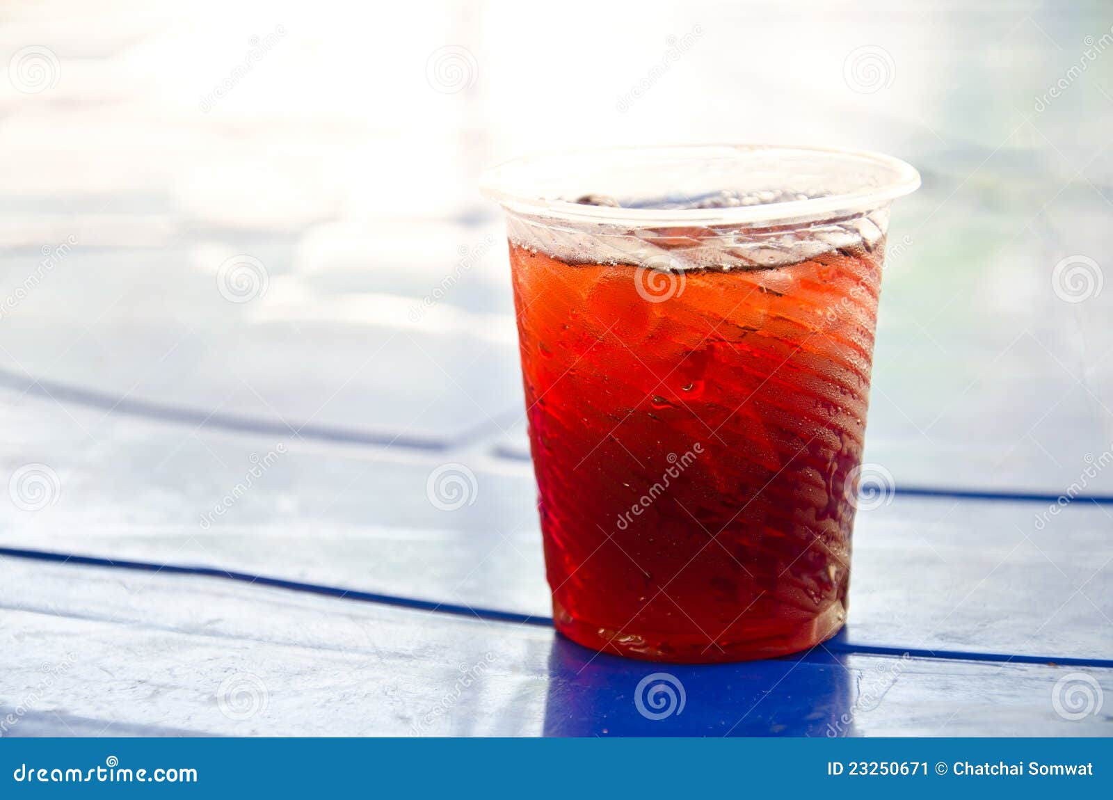 Frisdrank in een glas. stock afbeelding. Image of voedsel - 23250671