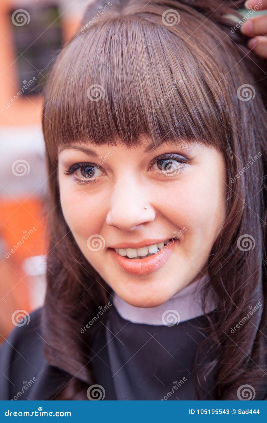 Frisur stockbild. Bild von lebensstil, schutzblech, schön - 105195543