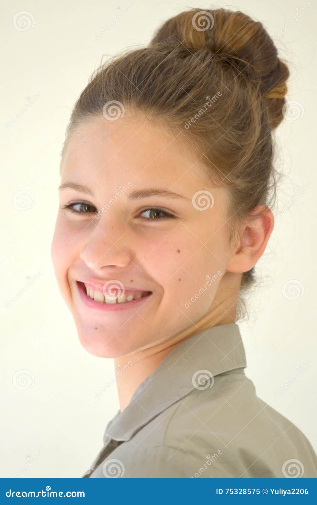 Frisur stockbild. Bild von konstruktiv, schönheit, grau - 75328575