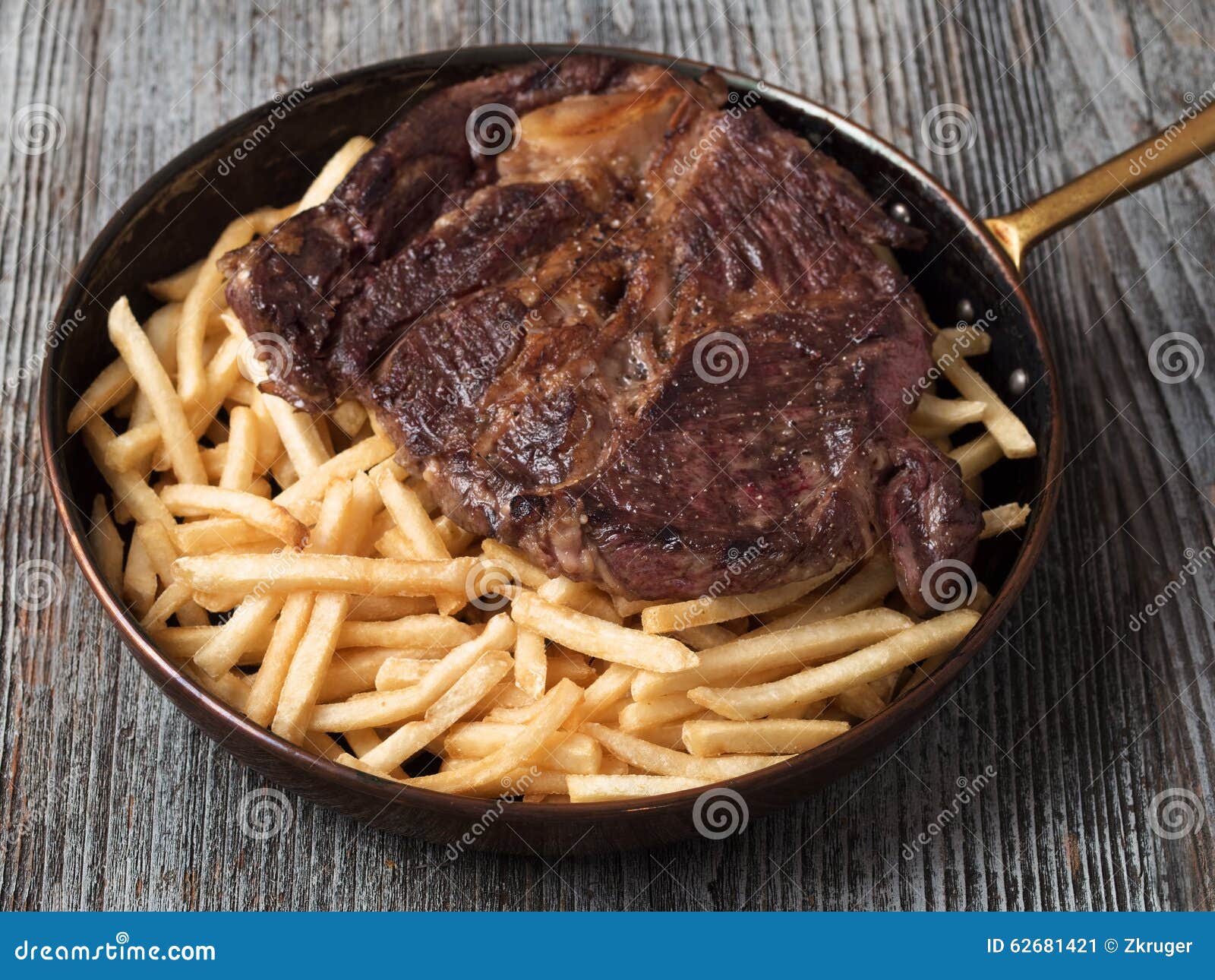 Frites Rustiques De Bifteck Image stock - Image du coeur, malsain: 62681421