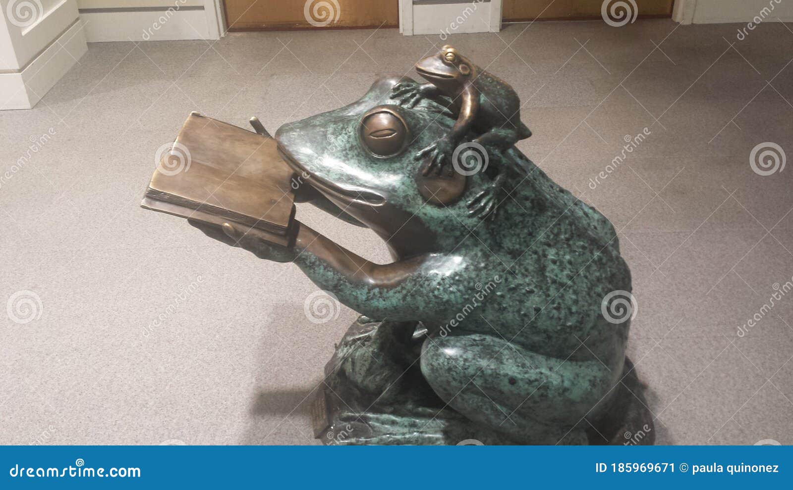 A Frog Statue at Main Library Forth Worth TX Editorial Photo - Image of ...