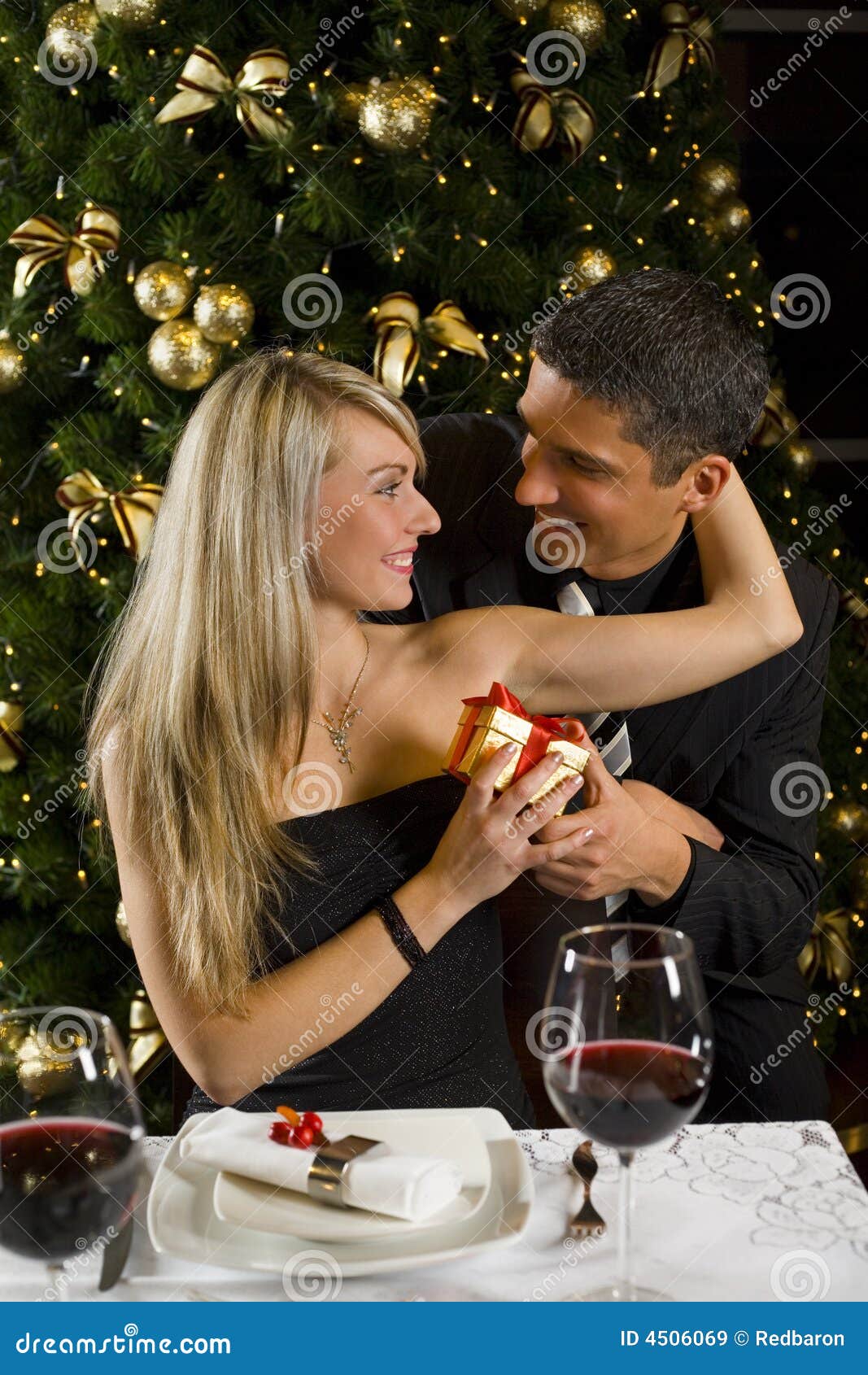 Frohen Weihnachten Mein Liebling Stockbild - Bild von schönheit, paare ...