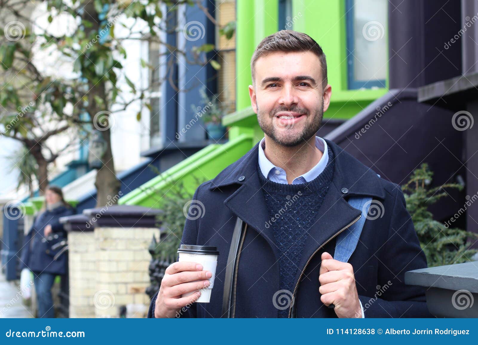 Froher Beginnender Mann Der Tag Mit Kaffee Stockfoto - Bild von ...