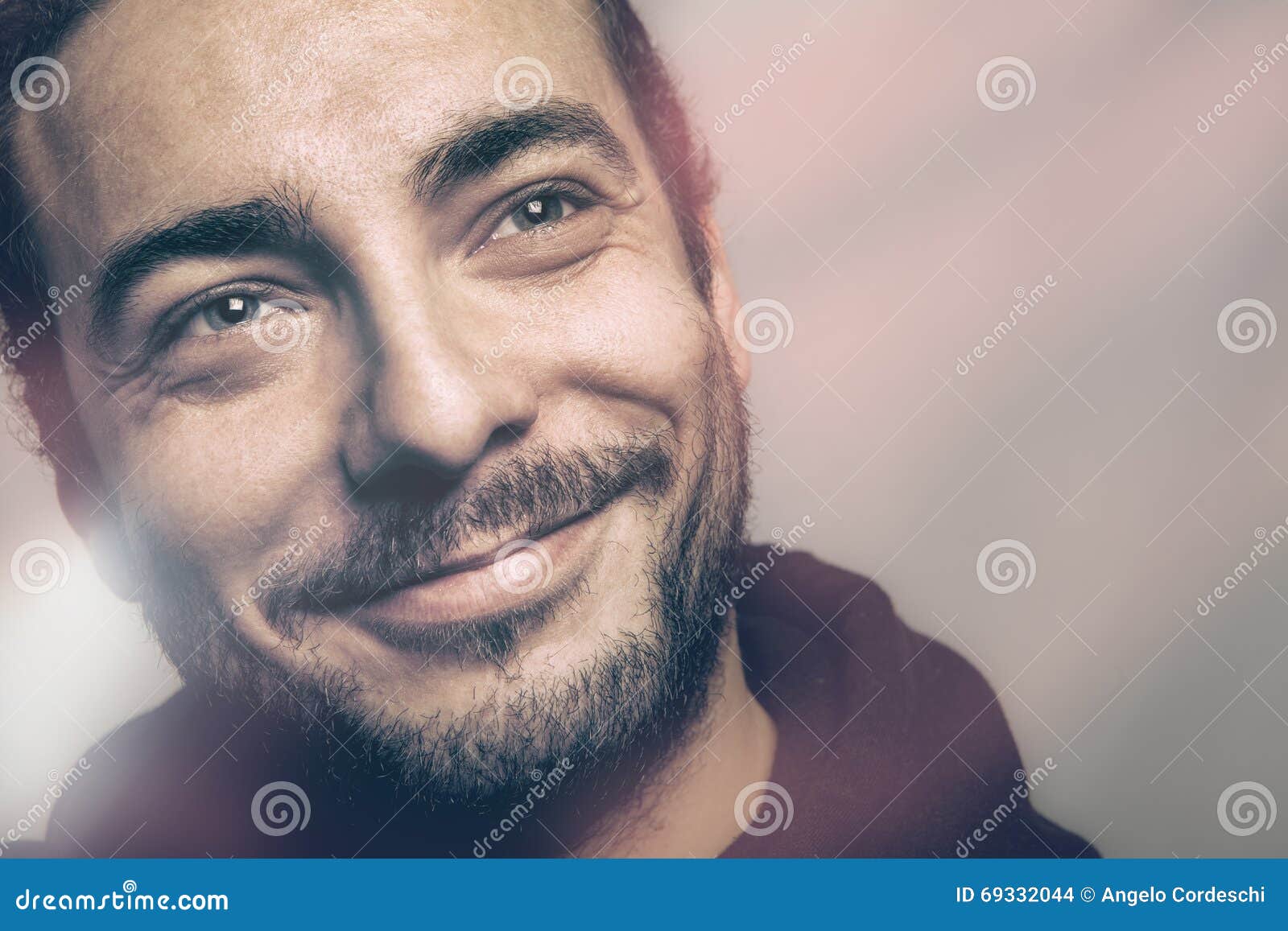 Froher Schöner Mann, Freude Und Hoffnung Stockfoto - Bild von geschäft ...