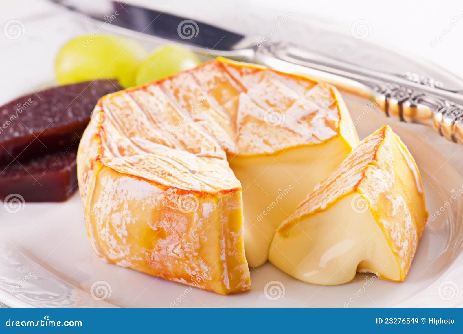 Fromage français image stock. Image du croûte, france - 23276549