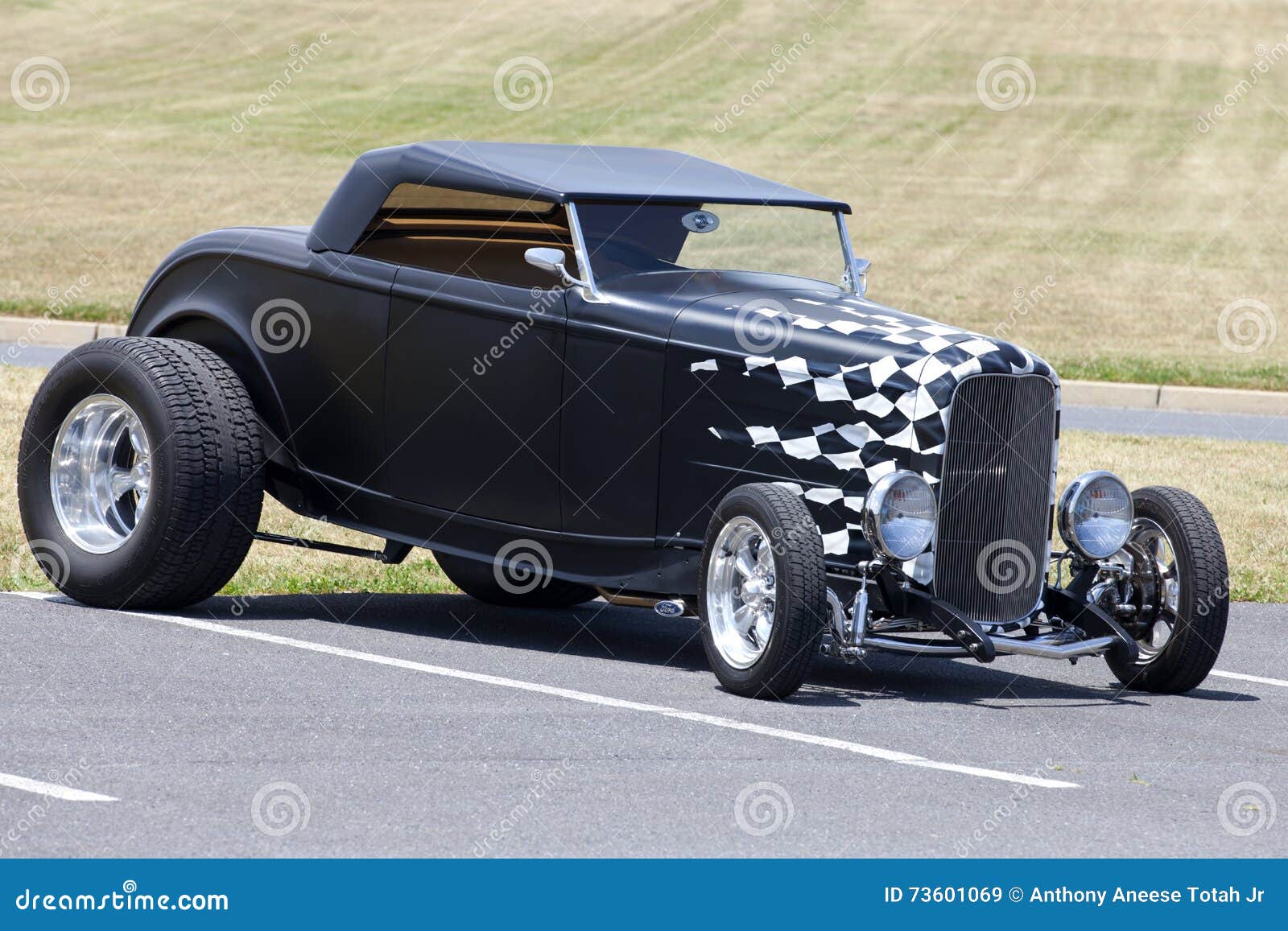 Front Classic Roadster editorial stock image. Image of driving - 73601069