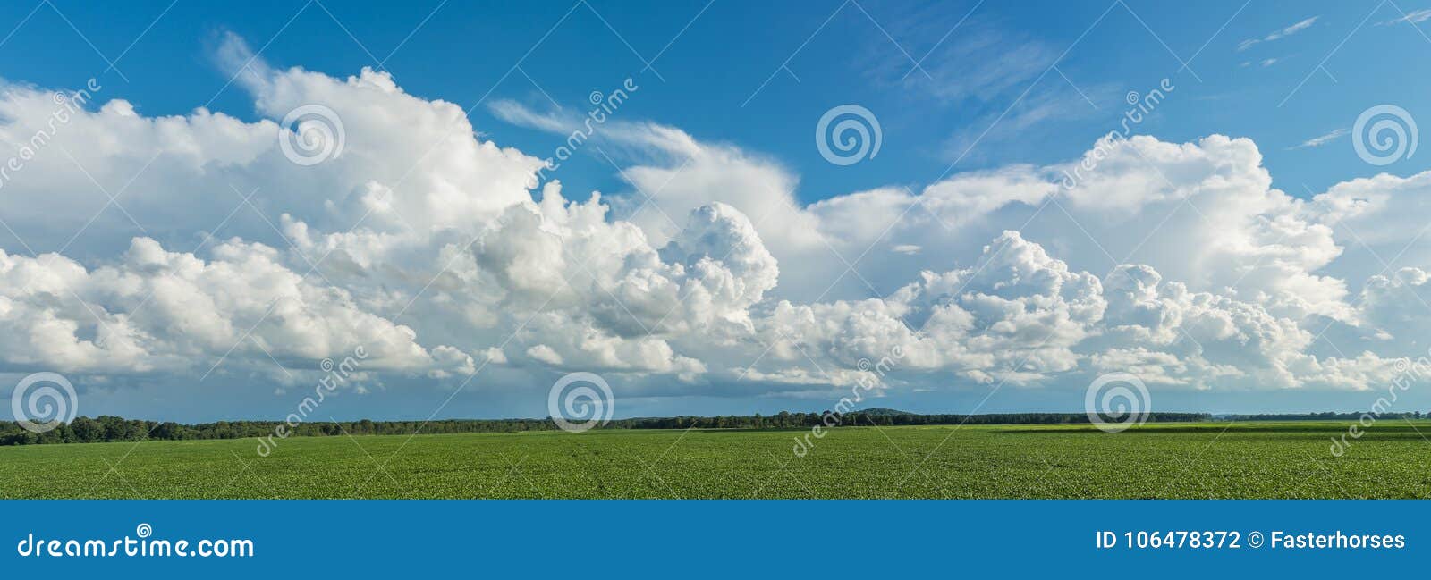Front Clouds Panorama Background Frio Foto de Stock - Imagem de soja ...
