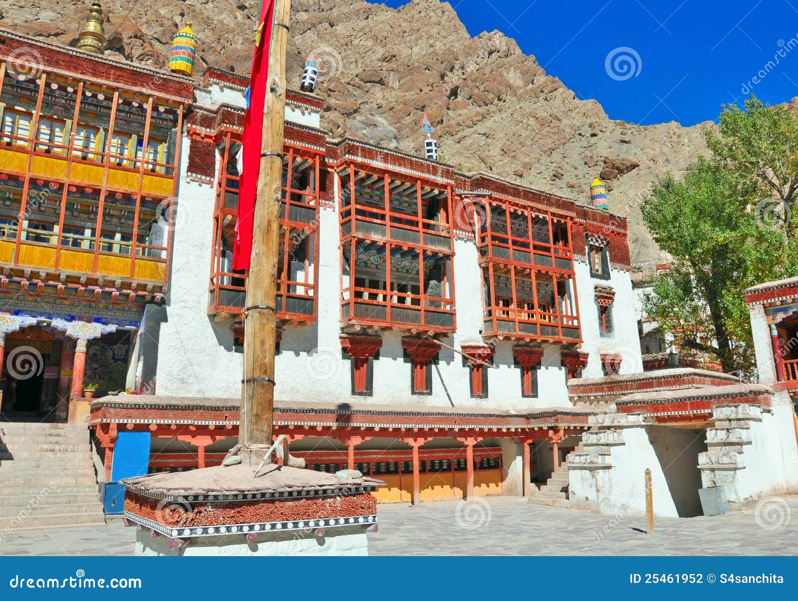 Front Compound of Hemis Gompa Stock Photo - Image of buddhism, lama ...