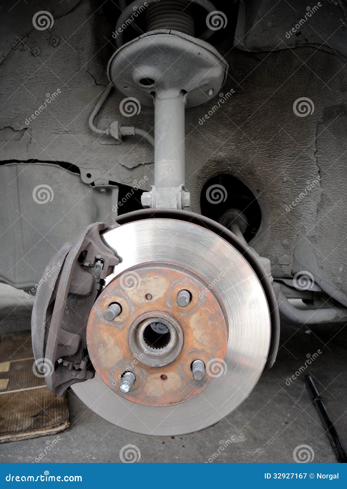 Front disc break stock image. Image of parts, tire, truck - 32927167