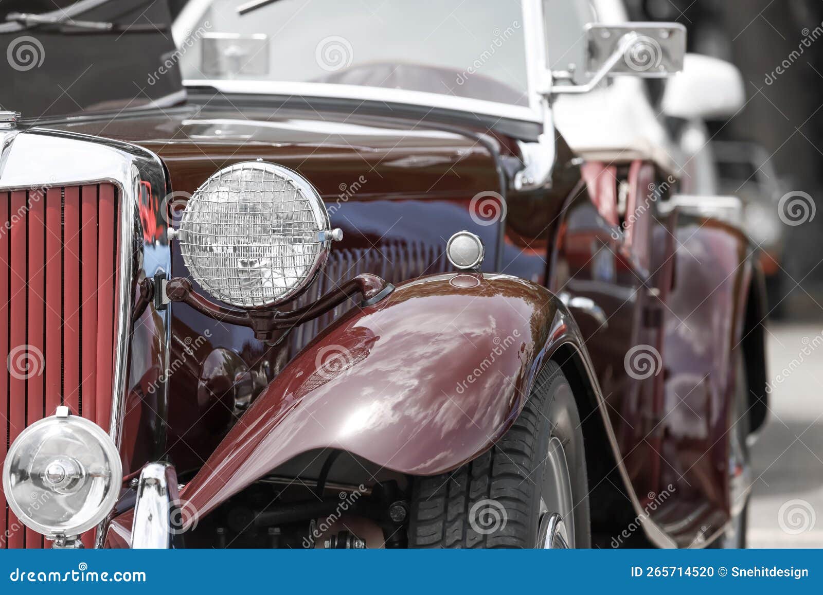 Front End Close Up View of Shiny Luxury Classic Car Editorial Image ...