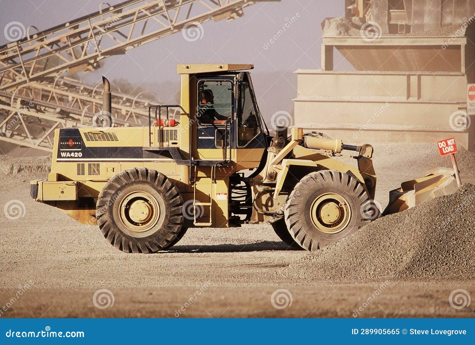 Front End Loader Working Blue Metal Stockpile Editorial Image - Image ...