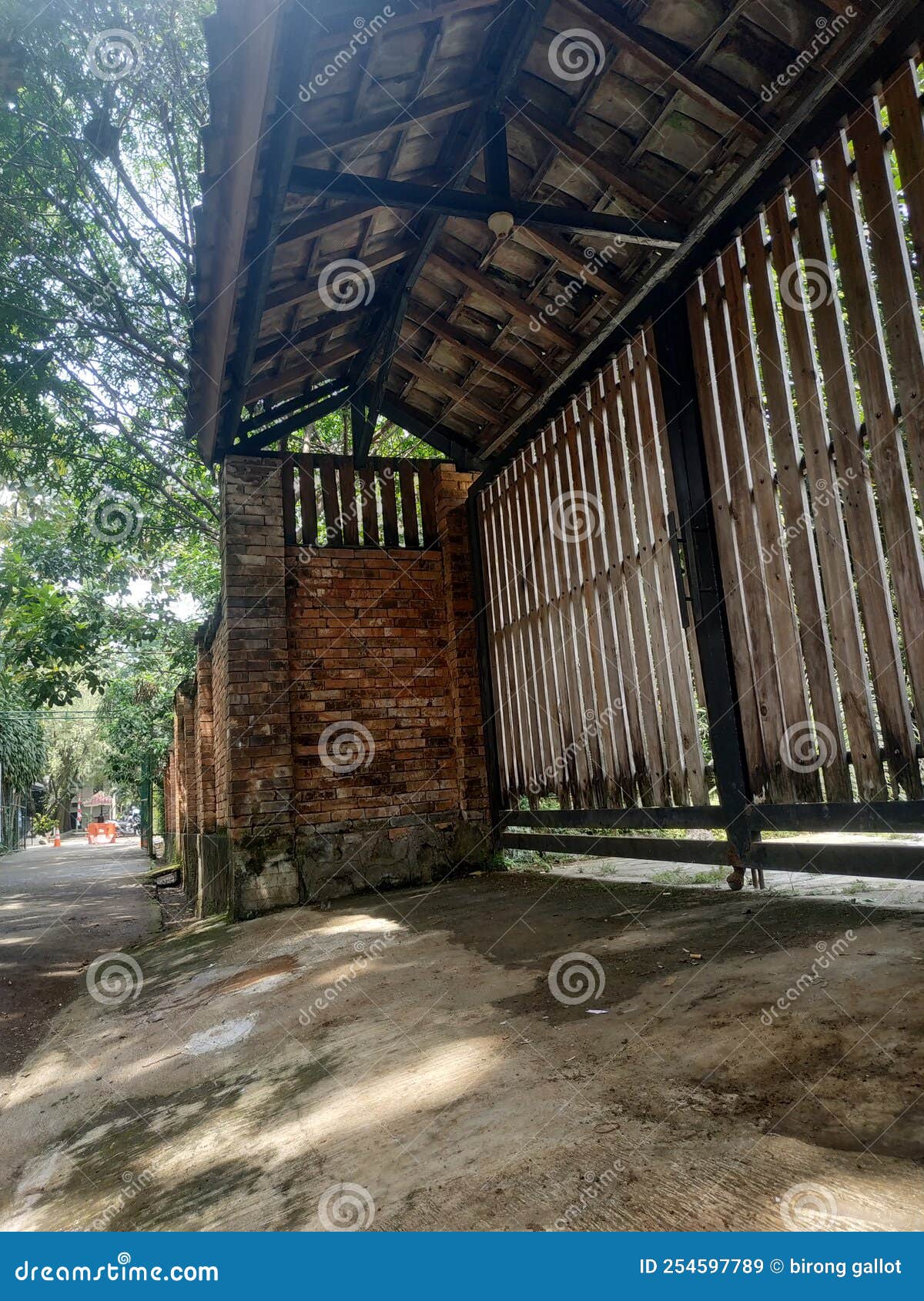 Front gate side view stock image. Image of side, front - 254597789