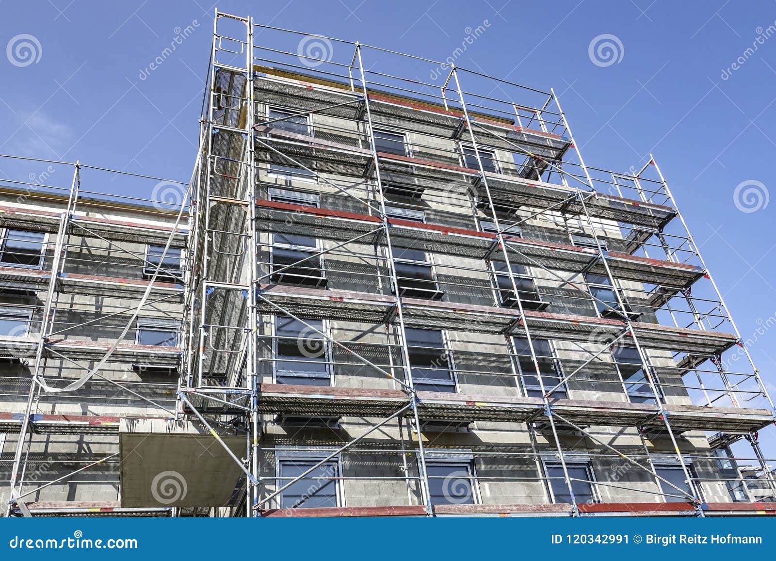 Front of a High-rise Covered in Scaffolding Stock Image - Image of ...
