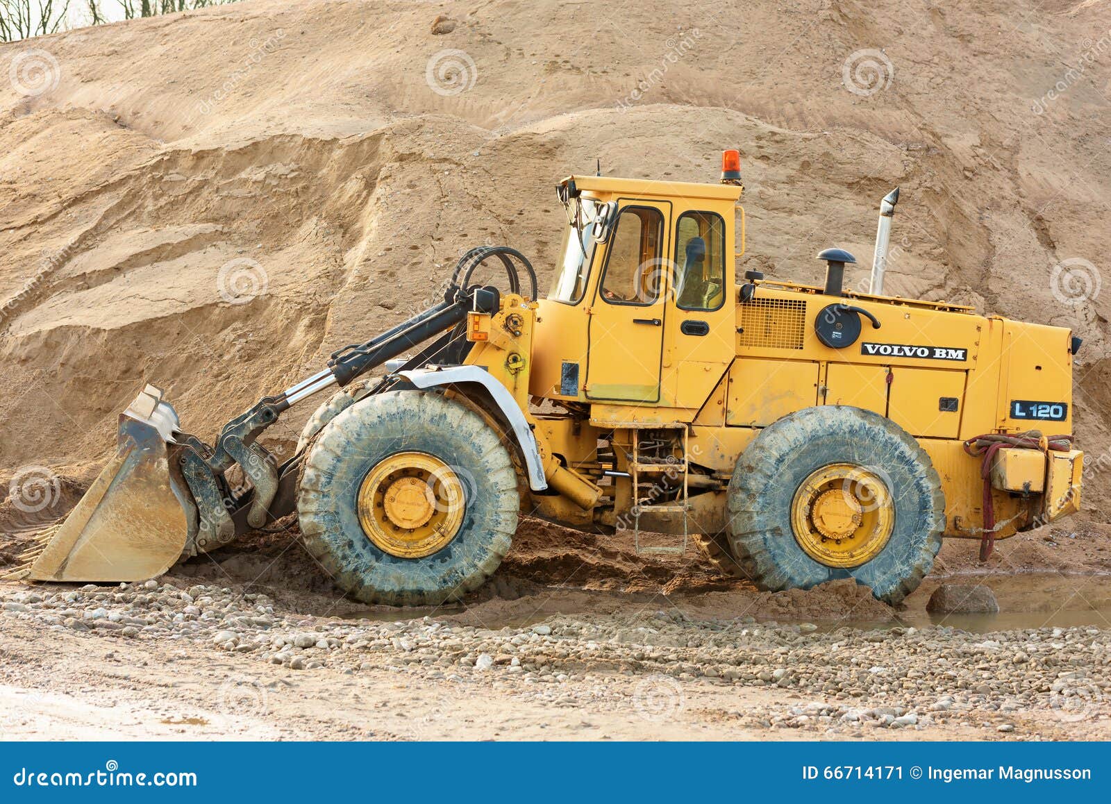 Front loader editorial photo. Image of outside, track - 66714171