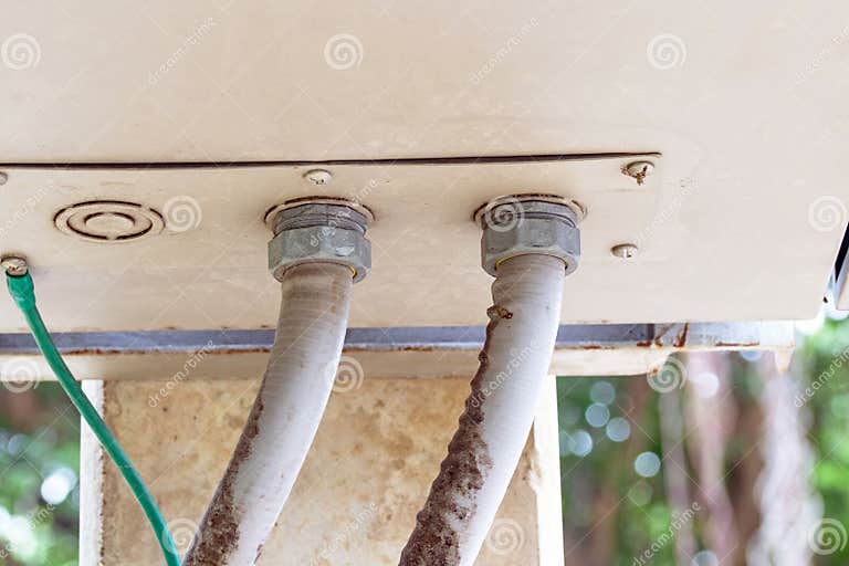 Front Network Electric Cable with Metal Flex Pipe Connected Under To ...