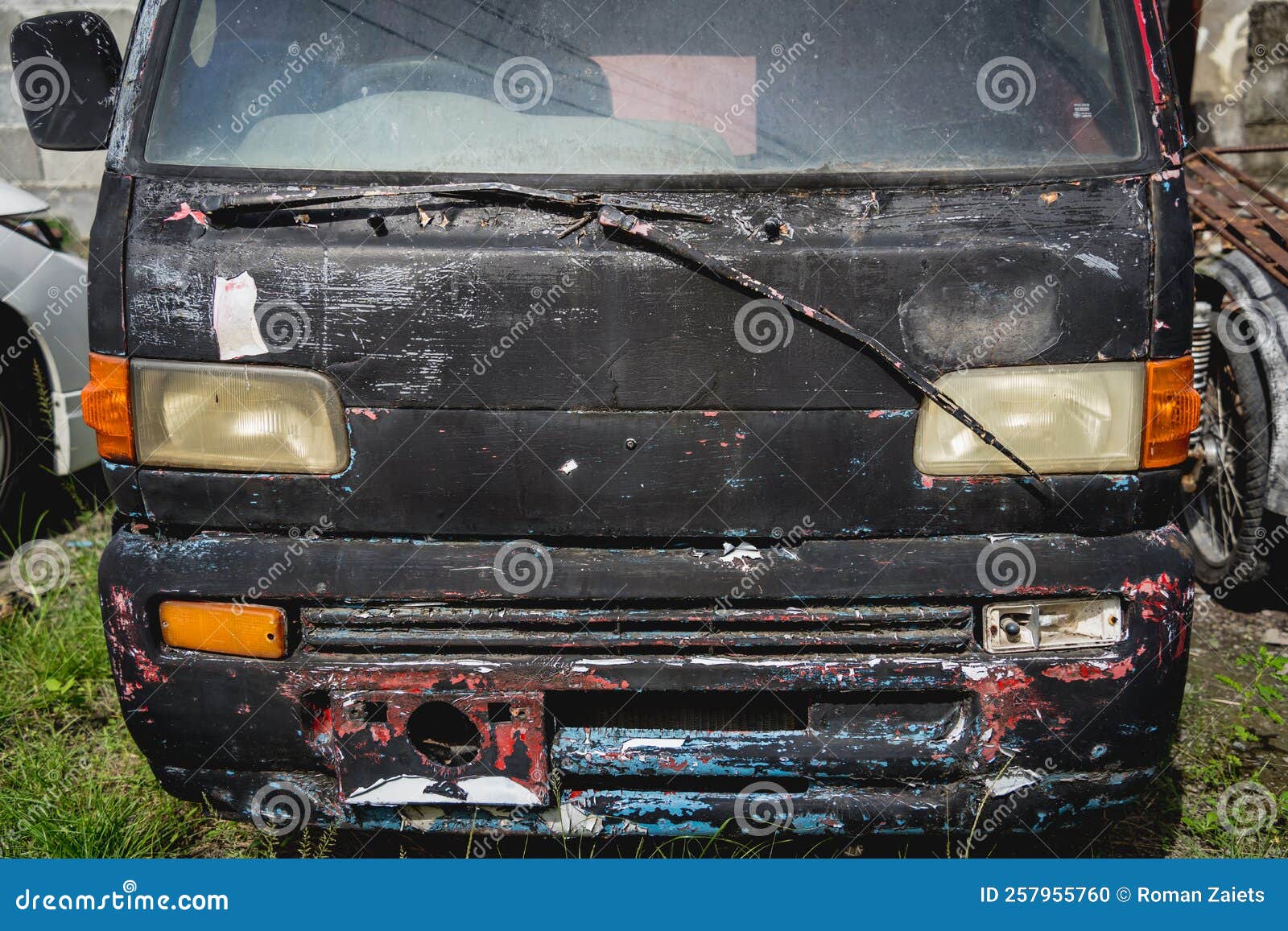 Front of an Rusty Car in Garage Stock Photo - Image of oldie, aged ...