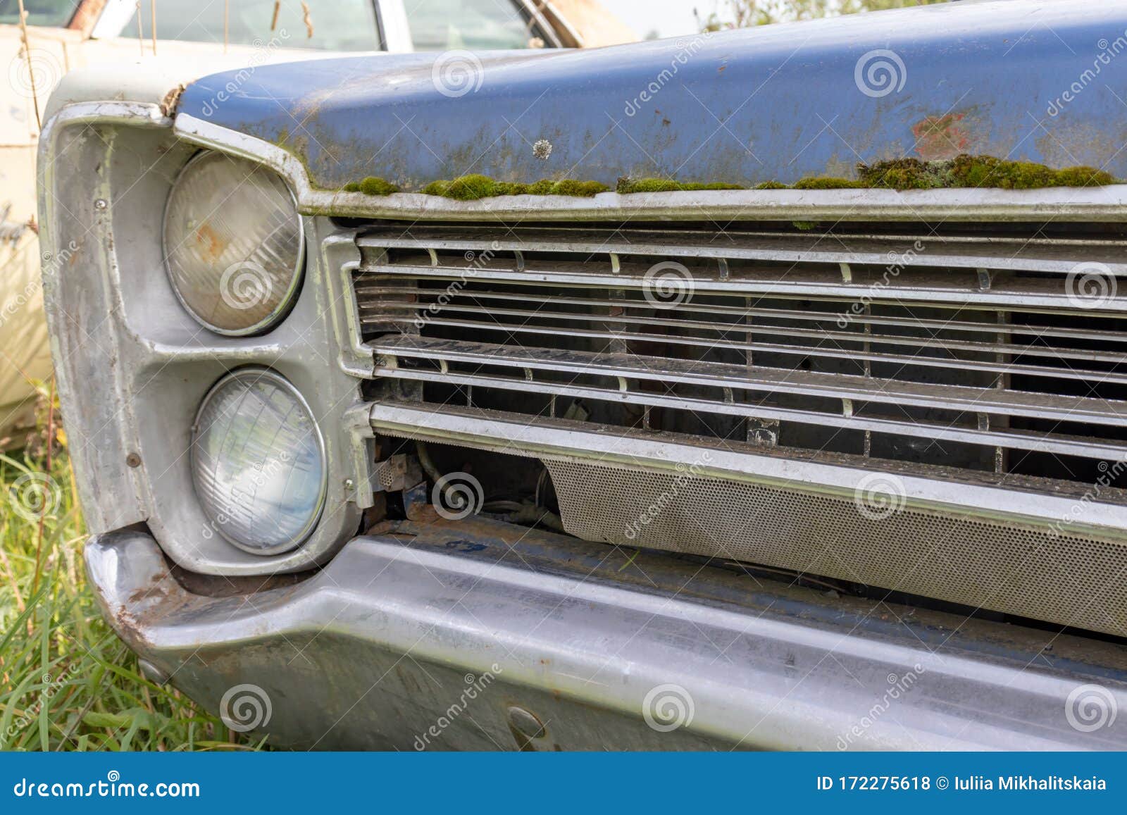 Front Side of an Old Rusty Car with Head Light, Auto Repair Concept ...
