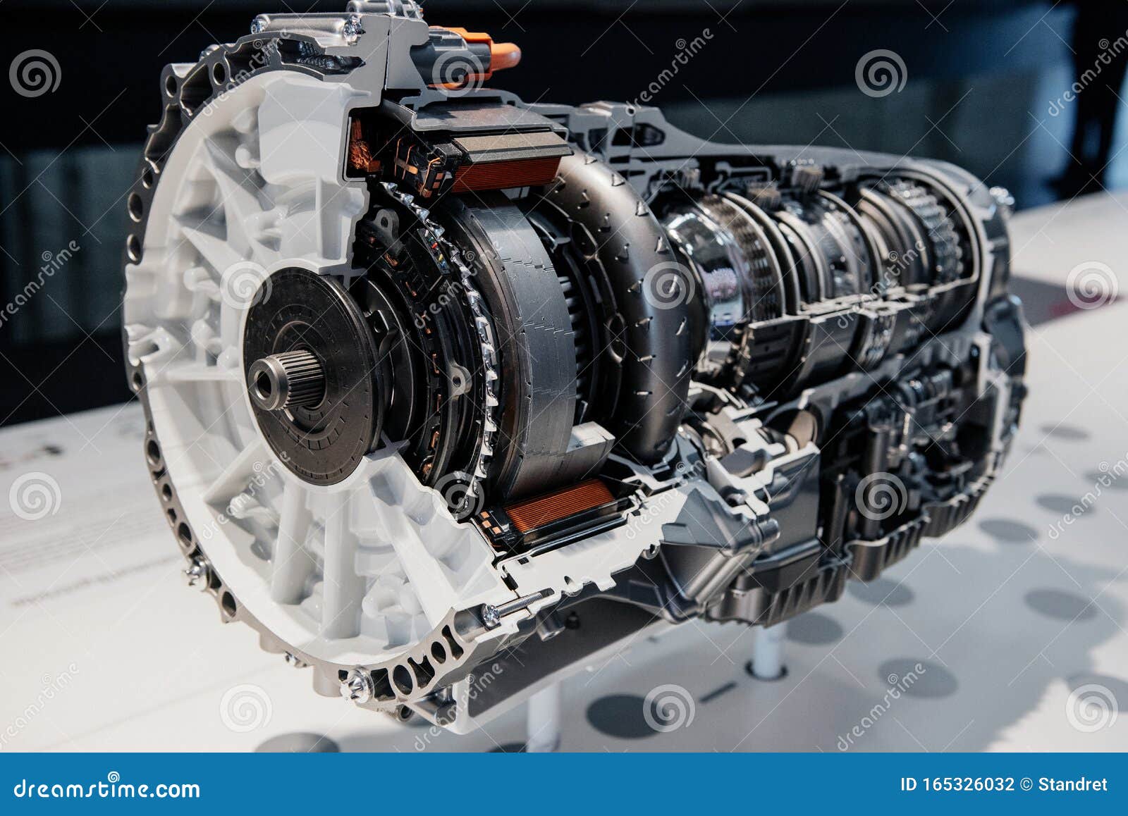 Front and Side View Cross Section of Automatic Transmission Gearbox 库存 ...