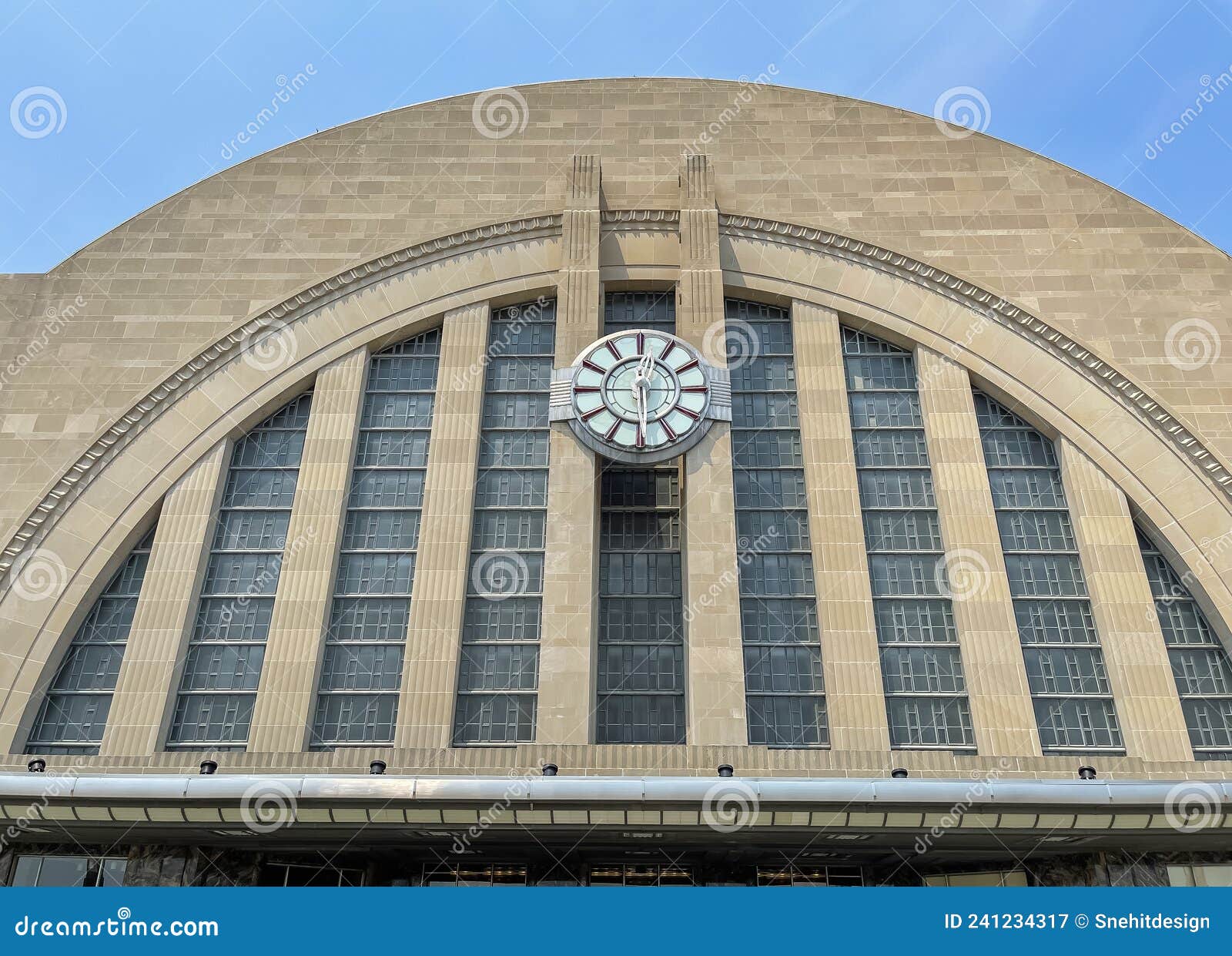 Front View of Cincinnati Union Terminal Building Stock Image - Image of ...