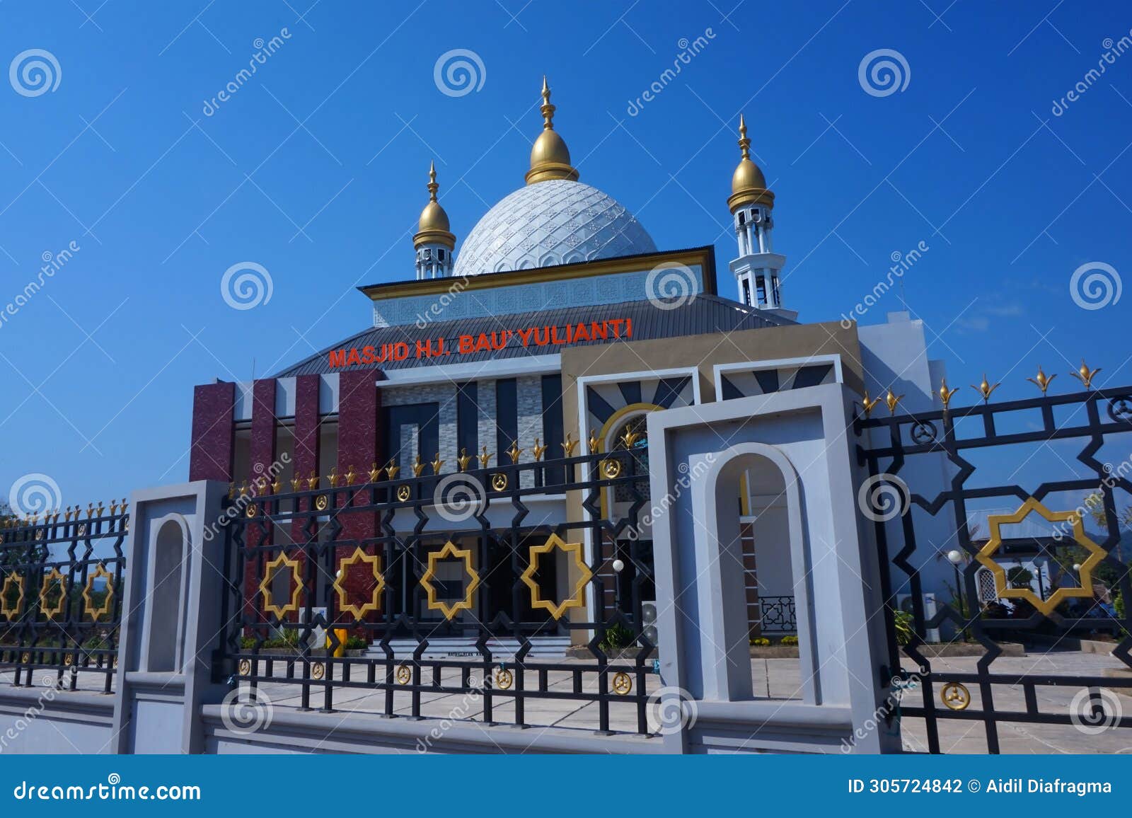 The Front View of the Luxurious Mosque Stock Photo - Image of sunny ...