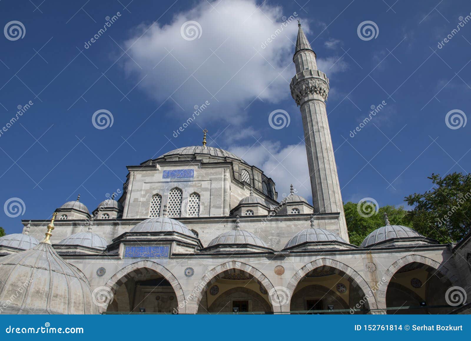Front View of a Mosque in Istanbul Stock Photo - Image of columns ...