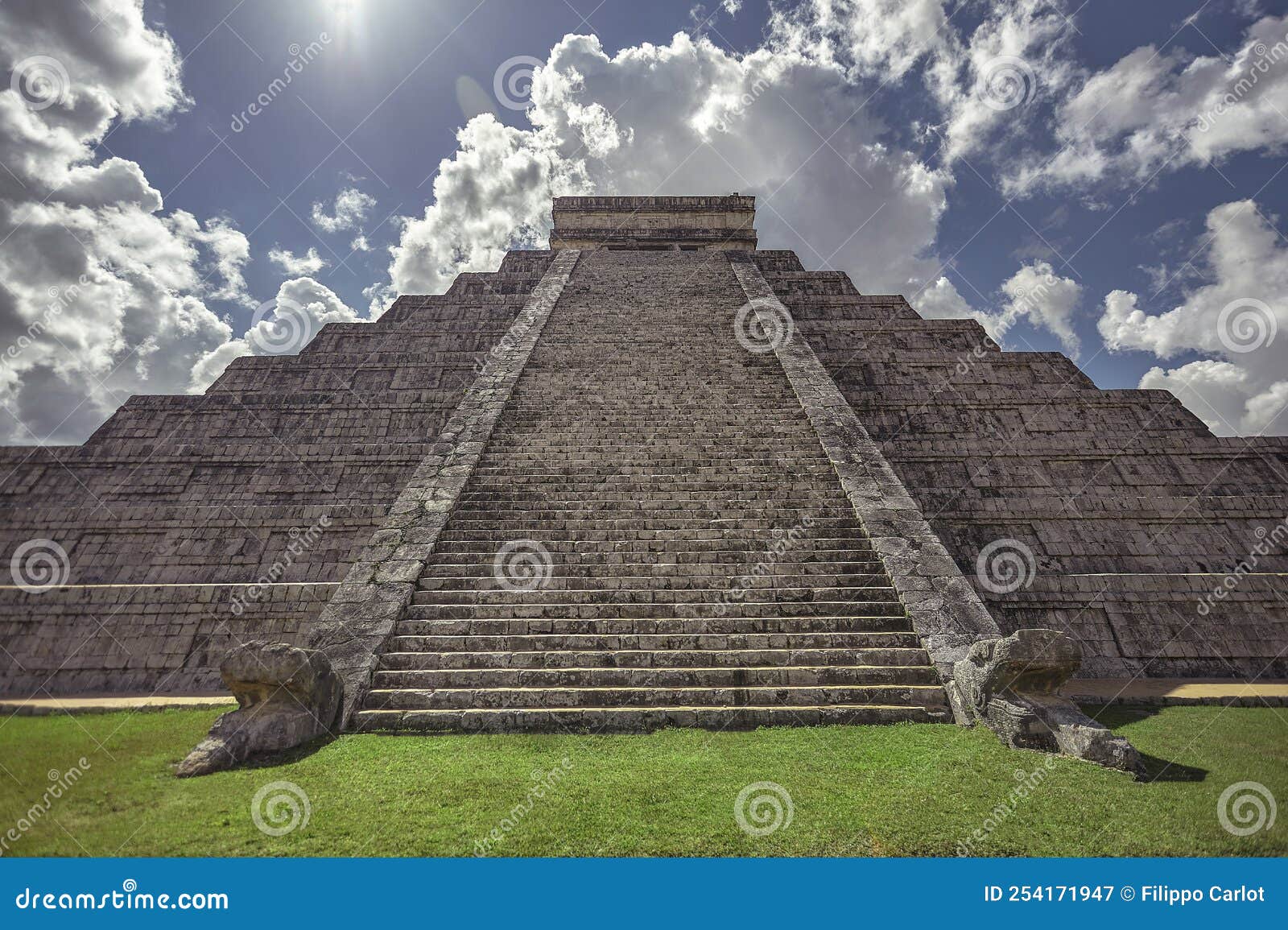 Front View of the Pyramid of the Chichen Itza Stock Image - Image of ...