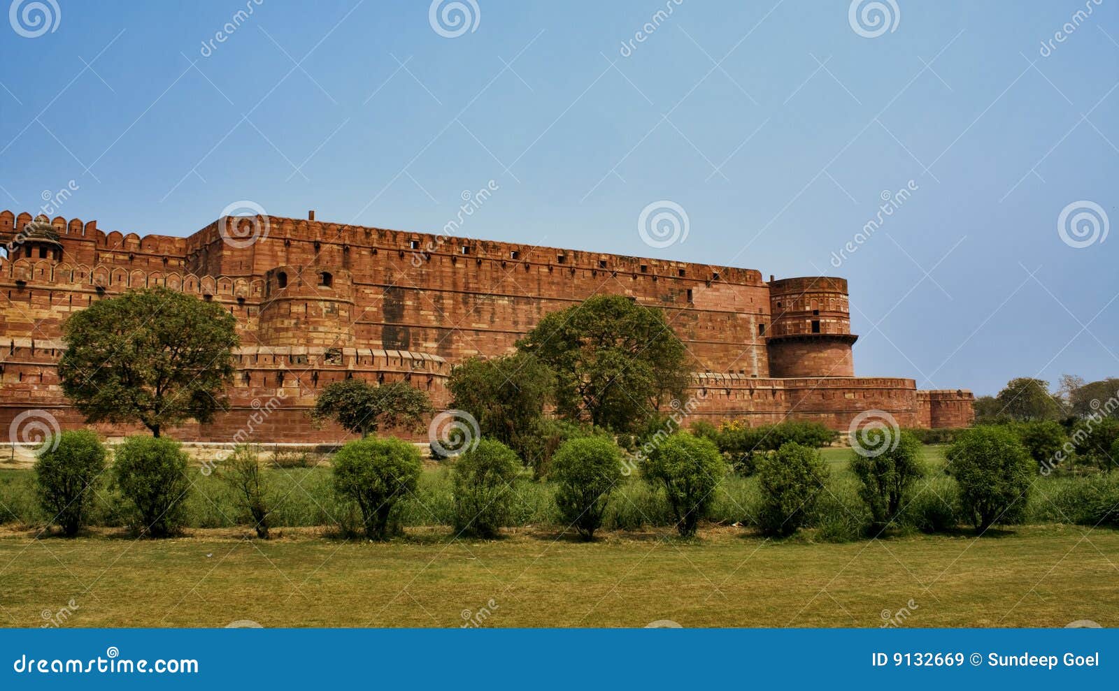 Front View of the Red Fort in Agra, India Stock Image - Image of ...
