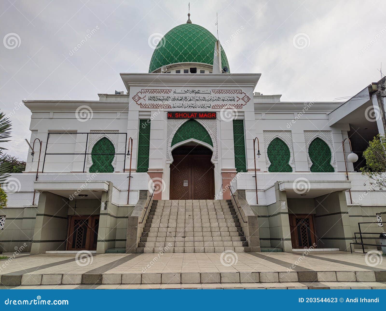 Front View Scape of Mosque Building with Green Doom Stock Image - Image ...