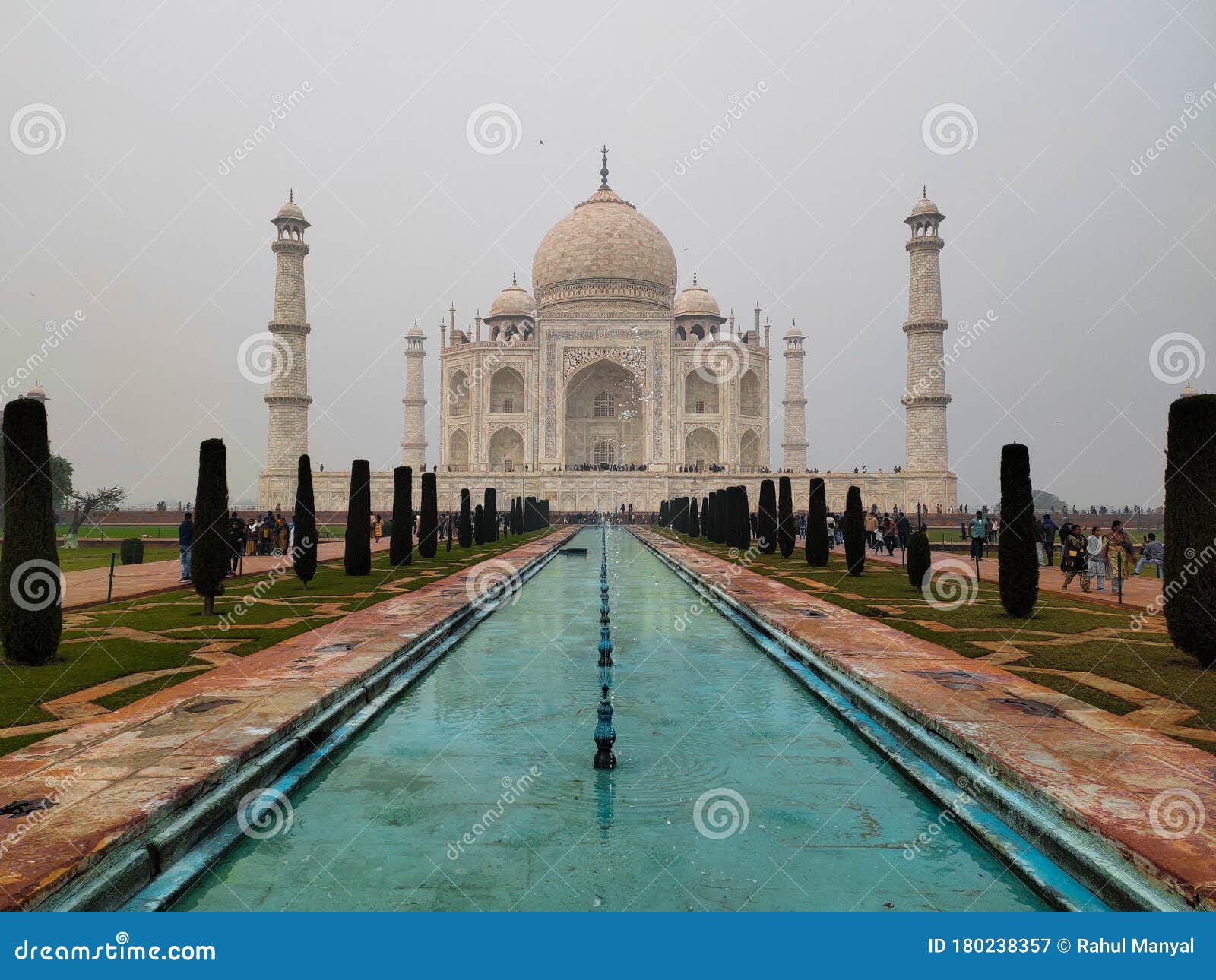 Front View of the Taj Mahal Editorial Photography - Image of tourism ...
