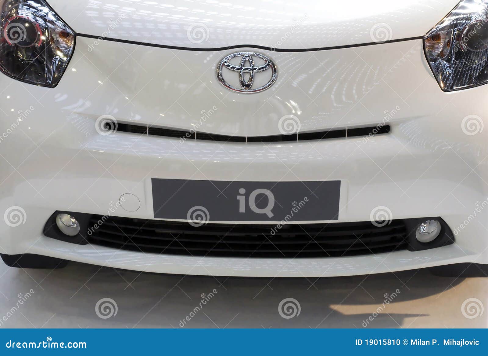Front View on Toyota Car IQ Editorial Image - Image of show, auto: 19015810