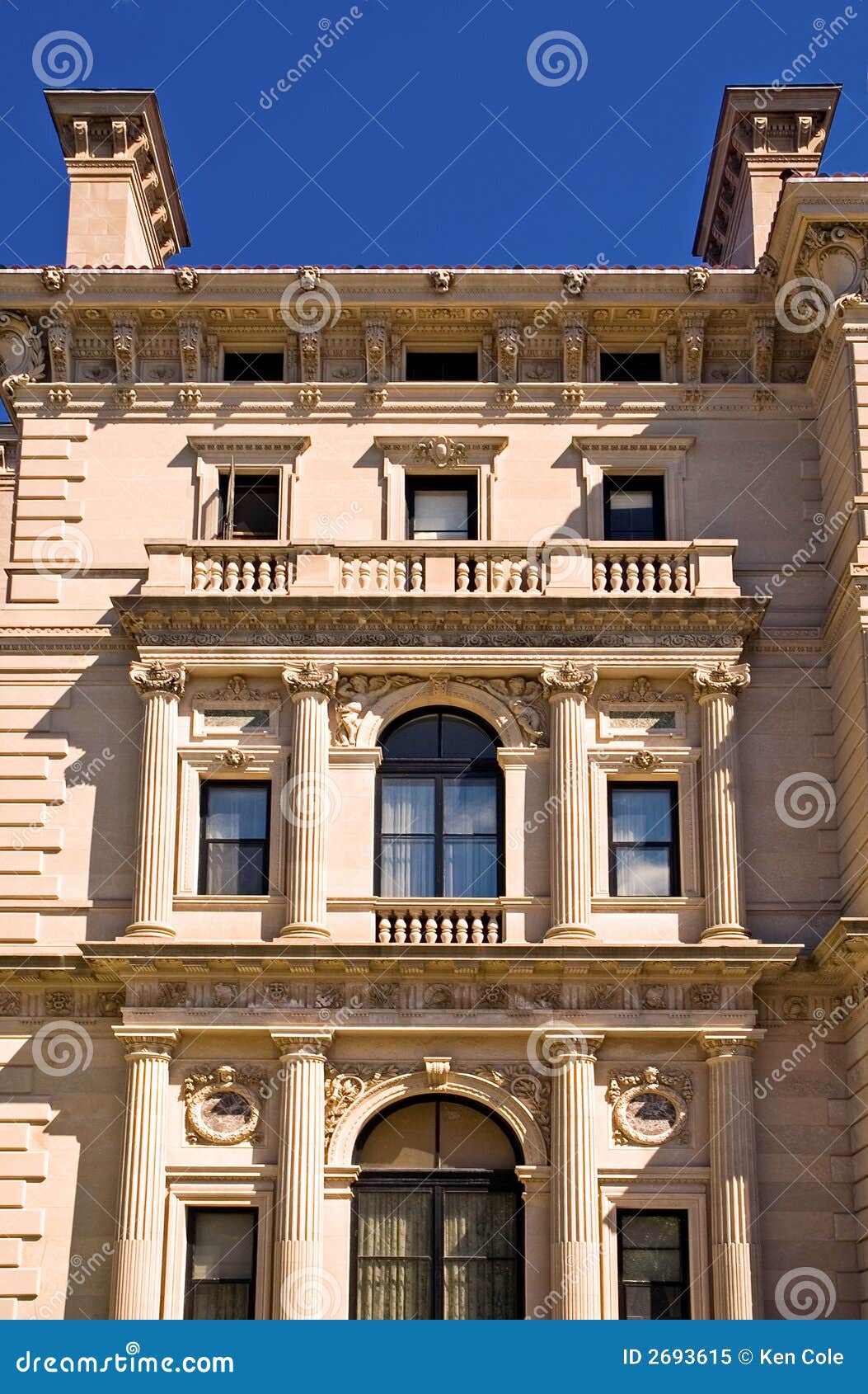 Front of wealthy estate editorial image. Image of mansion - 2693615