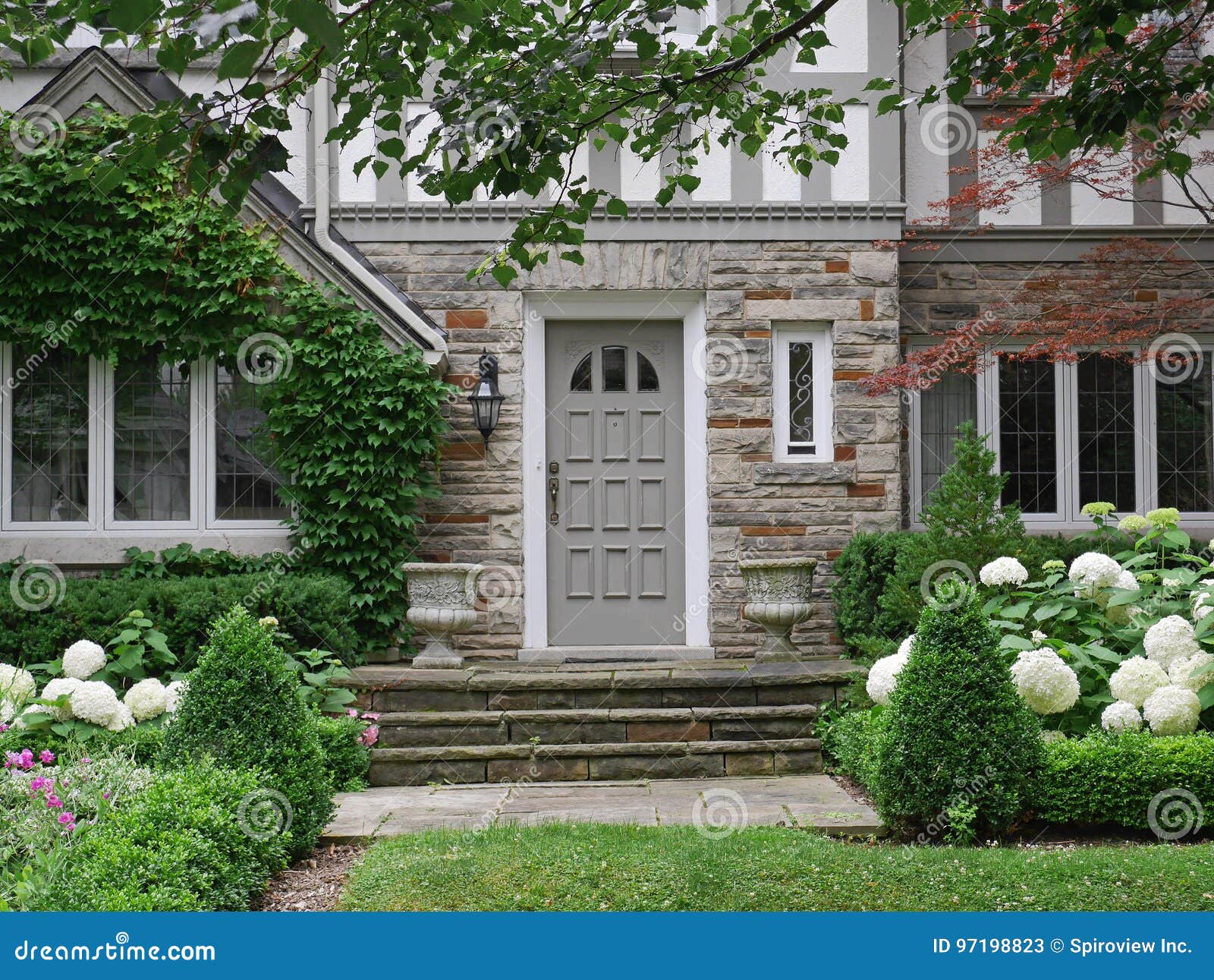 Front Yard of Suburban House Stock Image - Image of shrub, door: 97198823