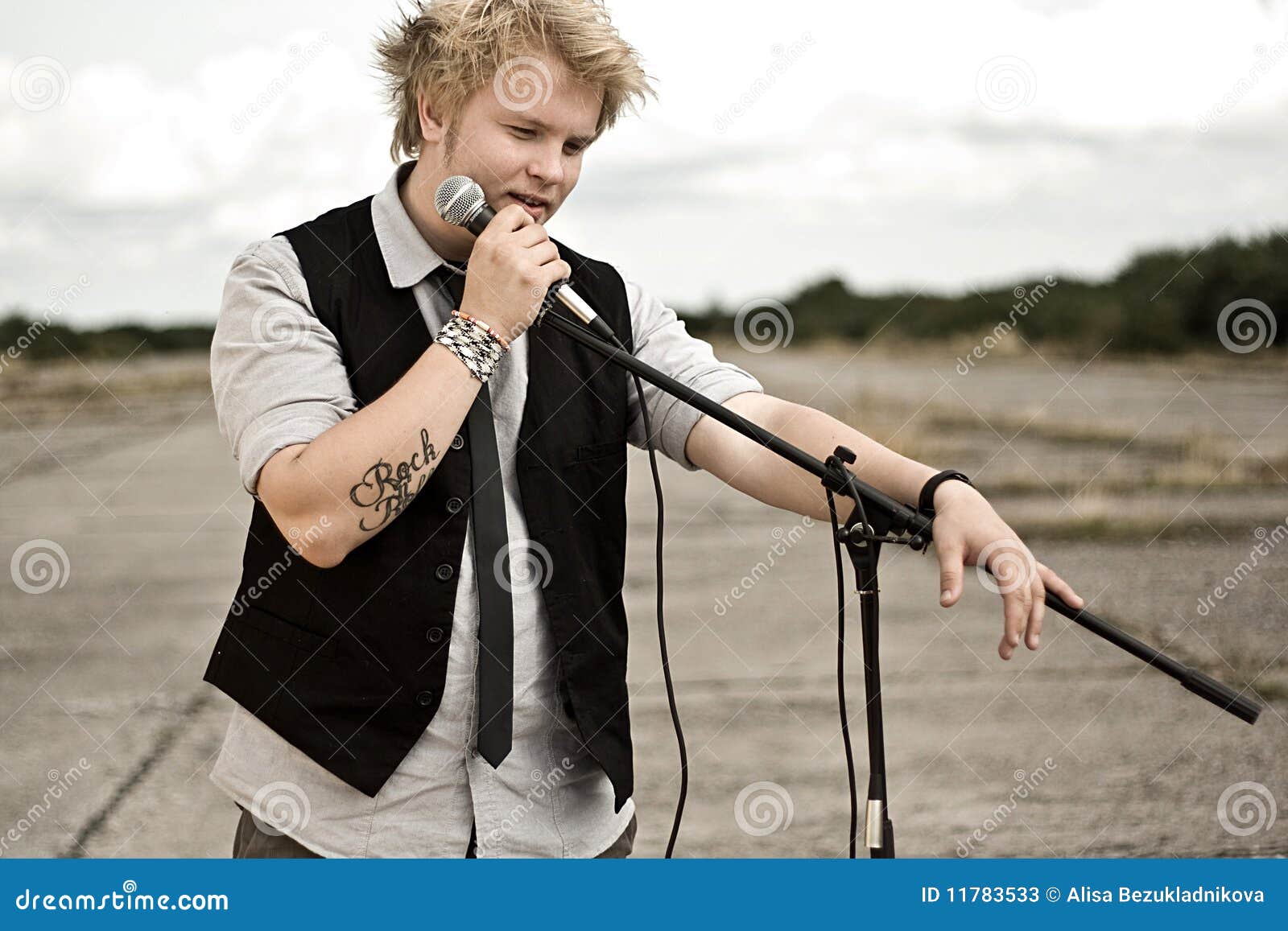 Frontman of rock band stock image. Image of vocal, portrait - 11783533