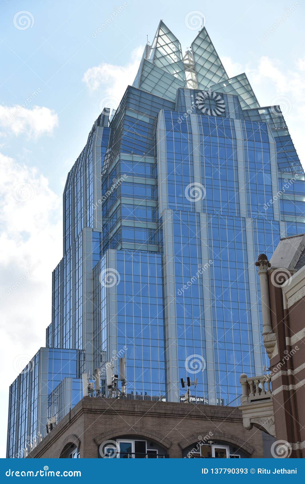 Frost Bank Tower in Austin, Texas Editorial Stock Photo - Image of deco ...